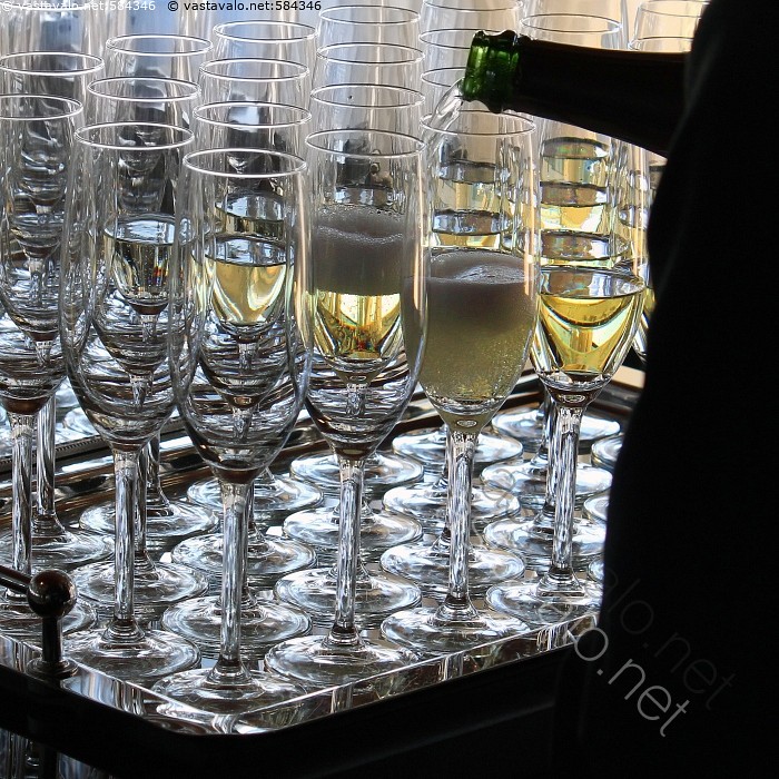 Kuva: Skumpat - shampanja samppanja kuohari kuohuviini skumppa täysi ...