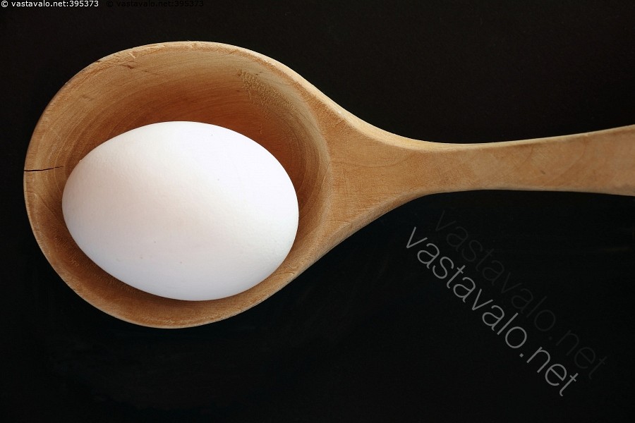 Kuva: Muna ja kapusta - vanha kulunut puukauha kapusta puinen kauha ...