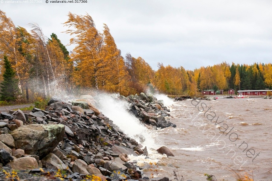 Kuva: Syysmyrsky - meri myrsky myrskyävä myrskyinen syysmyrsky lokakuu ...