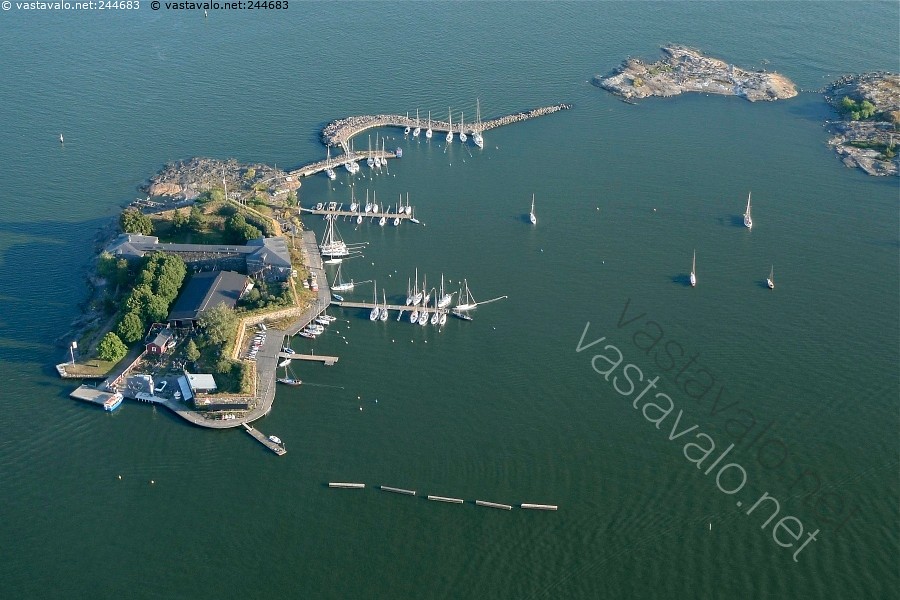 Kuva: Pitkäouri - Helsinki Pitkäouri saari meri Suomenlahti Itämeri ...