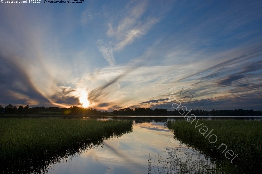 Kuva: Auringonpyrstöt - aurinko auringonlasku iltarusko ilta illalla ...