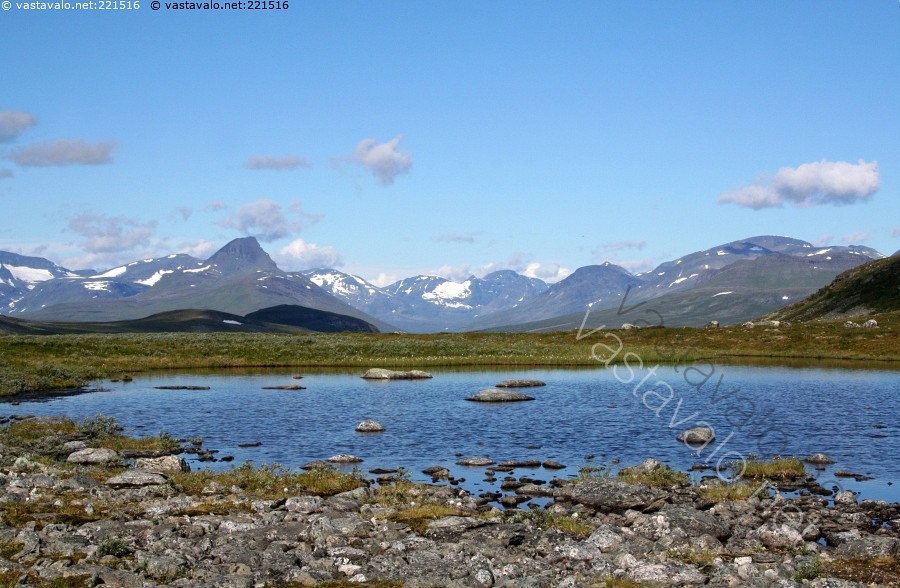 Kuva: Kesäinen tunturimaisema - lapinmaisema lappi maisema tunturi ...