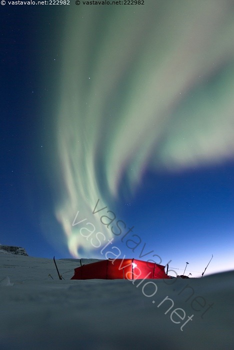 Kuva: Retkeilijän revontulet II - revontulet revontuli Aurora borealis ...