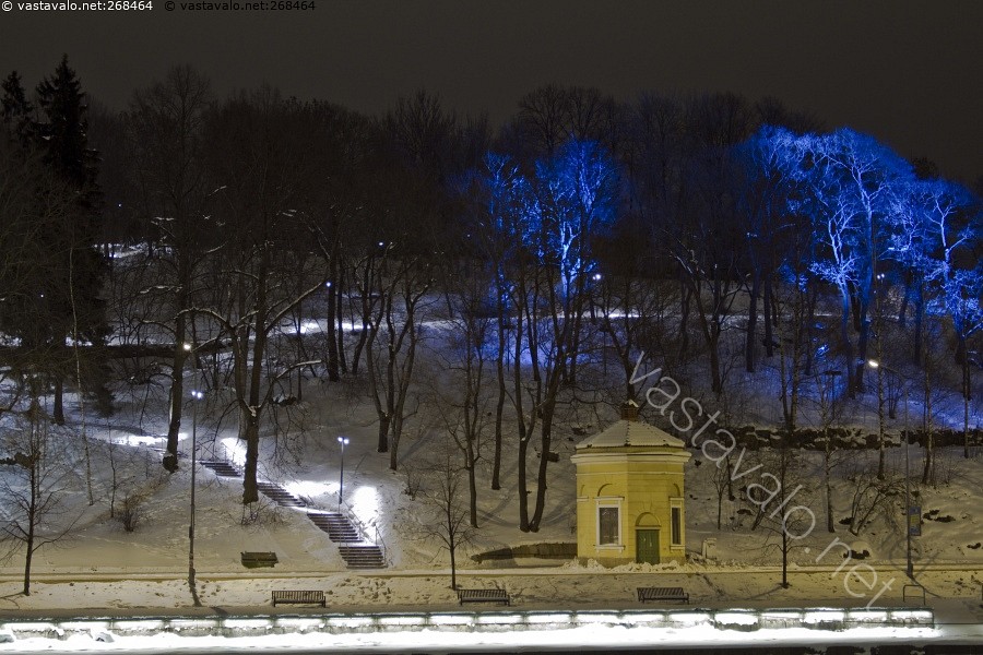 Kuva: Vanha kaupunginkaivo - Turku Samppalinna valaistus portaat ...