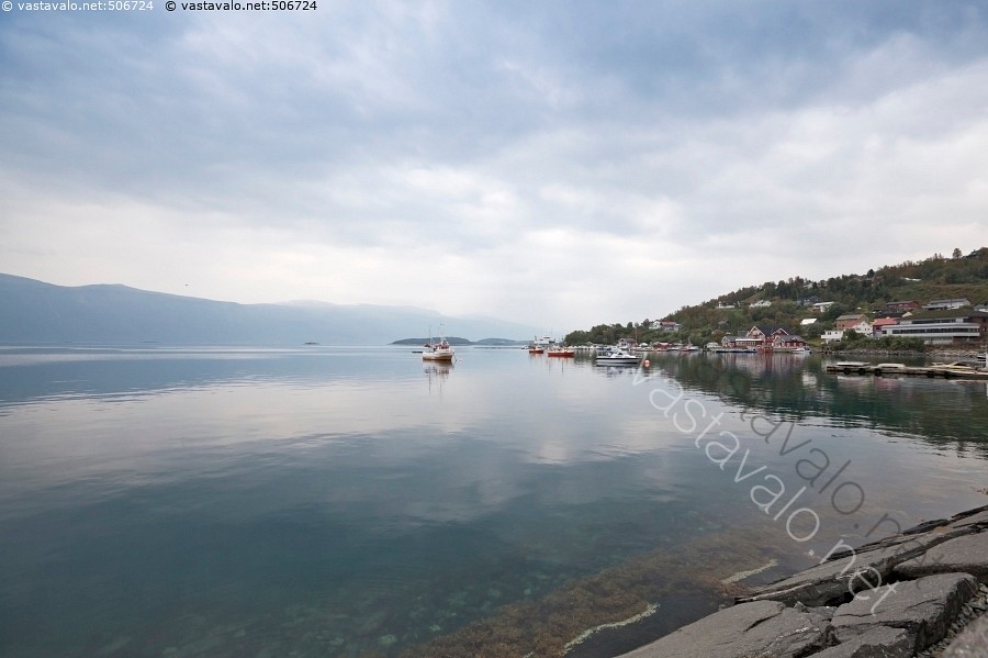 Kuva: Kalastusalus Isovuonolla - Yykeänmuotka Muotka Lyngseidet Lyngen ...