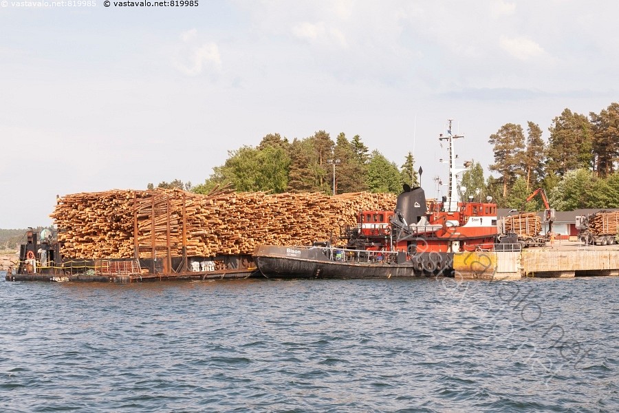 Kuva: Puunkuljetus - saaristo puunkuljetus laiva rahtiproomu proomu ...