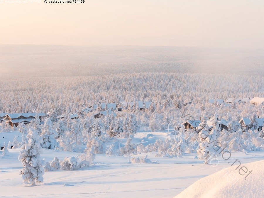 Kuva: Saariselkä - Lappi Lapin talvi kylä mökit talot rakennukset ...
