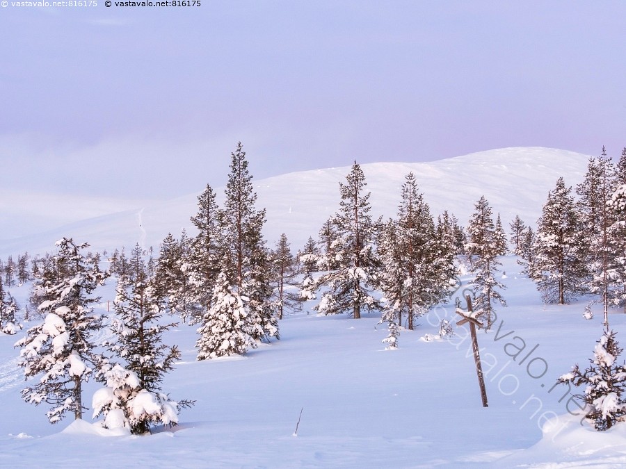 Kuva: Lumipilvi tunturin yllä - tunturi Lappi Lapin maisema ...