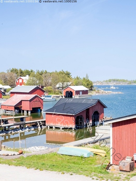 Kuva: Utö - aurinkoinen kylä laituri laiturit maisema meri ...