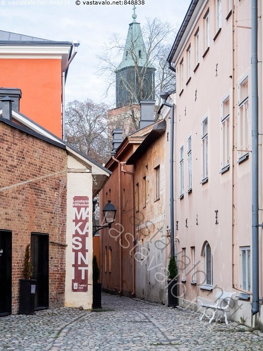 Kuva: Penkki - historiallinen Turku Vanha suurtori keskiaikainen kuja ...