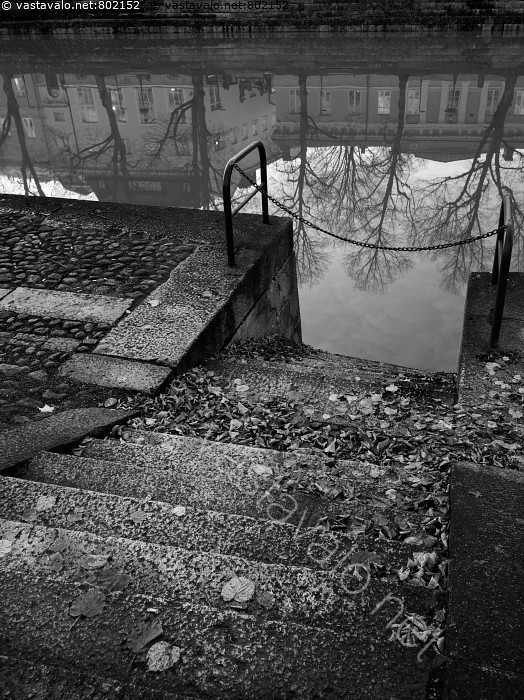 Kuva: Portaat veteen - rappuset kivirappuset kiviportaat joki vesi ...