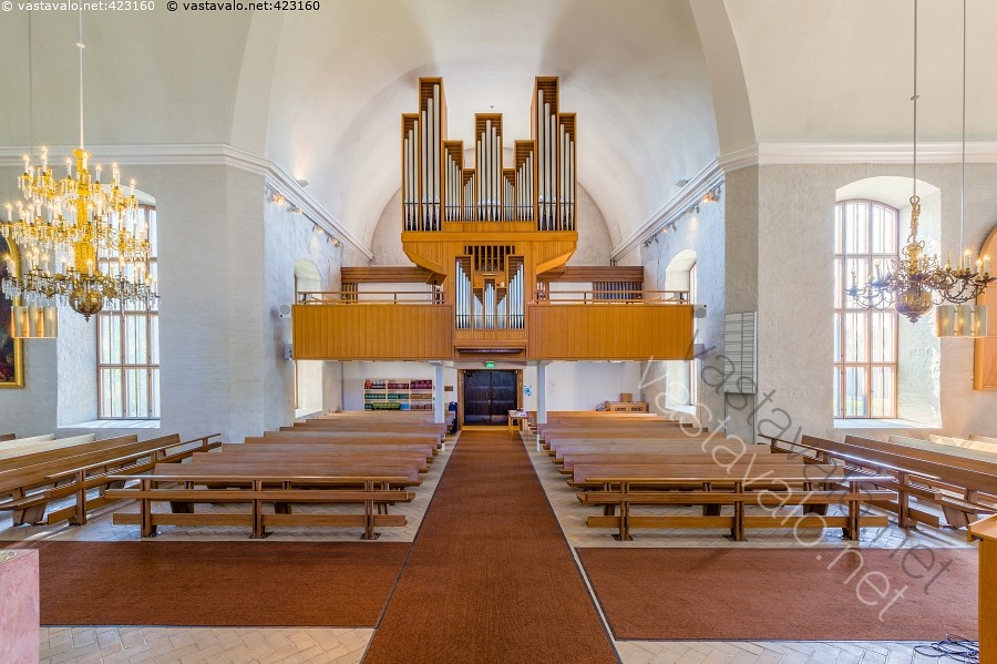 Kuva: Kirkkonummen Pyhän Mikaelin kirkko sisältä - Kirkkonummen kirkko ...