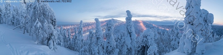 Kuva: Rukan hiihtokeskus ja Rukatunturi illan hämärtyessä - Ruka ...
