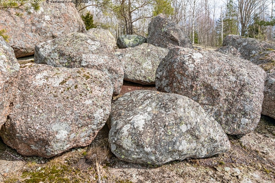 Kuva: Suuria kiviä rantakalliolla - kivi kivet rantakallio kevät ...