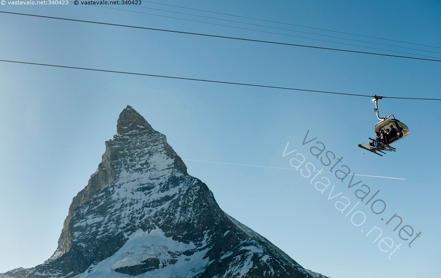Kuva: Matterhorn ja tuolihissi - alpit harrastus hissi huippu jyrkkä ...