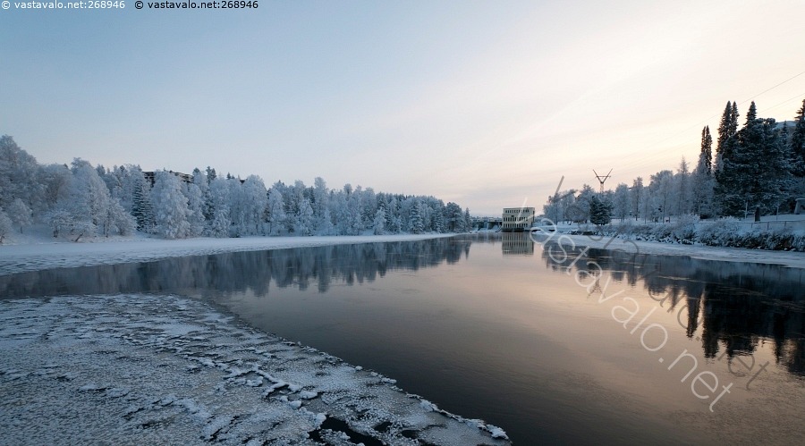 Kuva: Kajaaninjoki - joki vesi jää voimalaitos energia sähkö sähkölinja ...