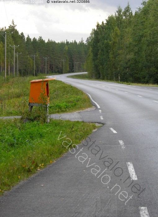 Kuva: Postilaatikko ja tie - postilaatikko heittolaatikko tie asfaltti ...