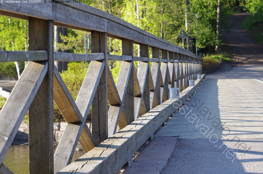 Kuva: Kaide - kaide puukaide silta puusilta puukansi kansi puinen ...