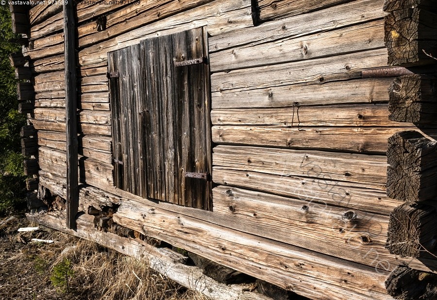 Kuva: Auringon haalistamaa riihen seinää - riihi vanha maaseutu hirsi ...