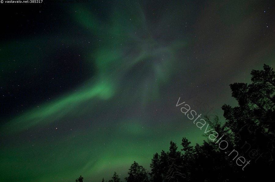 Kuva: Revontulet - revontuli revontulet tähti tähtitaivas yö synkkä ...