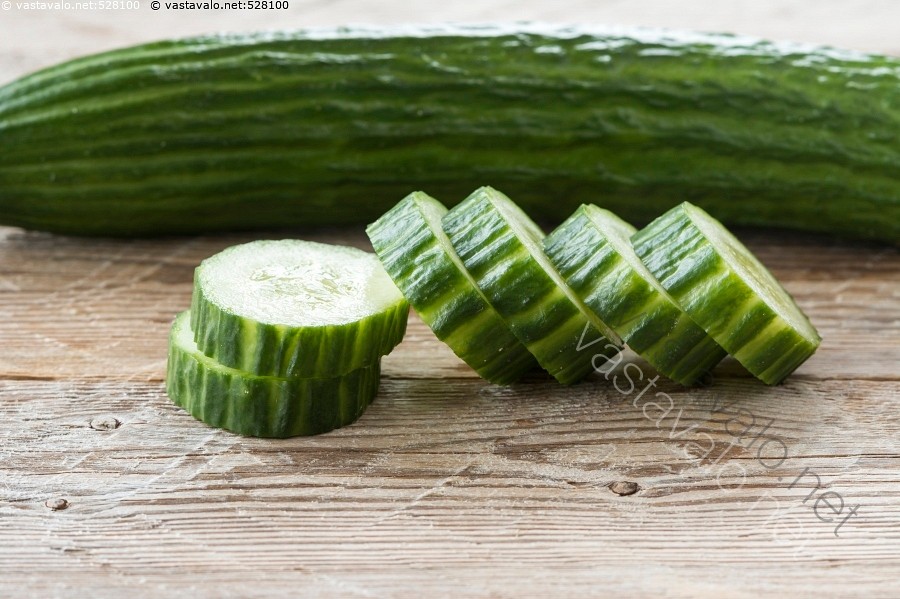 Kuva: Viipaloitu kurkku - kurkku kasvis vihreä ruoka-aine terveellinen ...