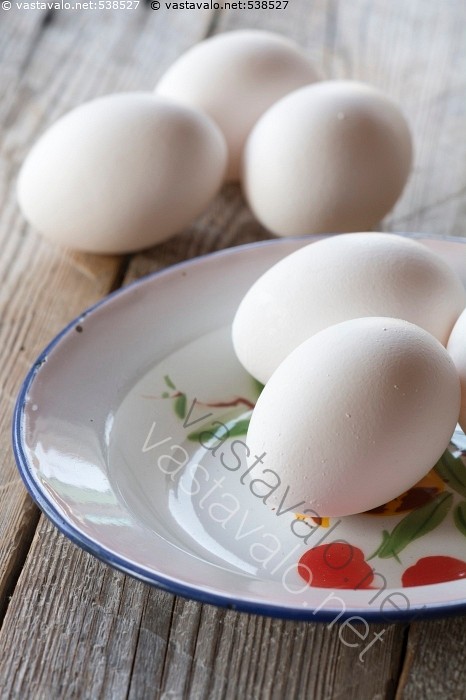 Kuva: Munia emalilautasella - kananmuna kananmunat muna munat ruoka ...