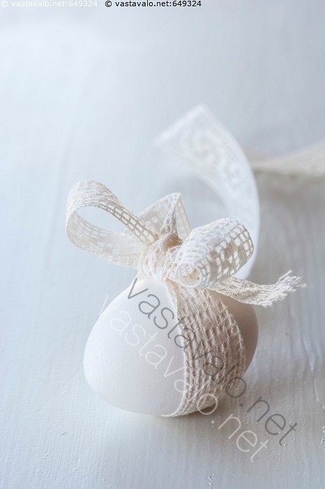 Kuva: Koristeltu kananmuna - muna kananmuna valkoinen pitsi virkattu ...