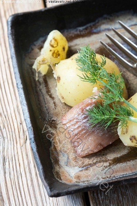 Kuva: Perinteistä juhannusruokaa - peruna perunat uudet uusi sato ...