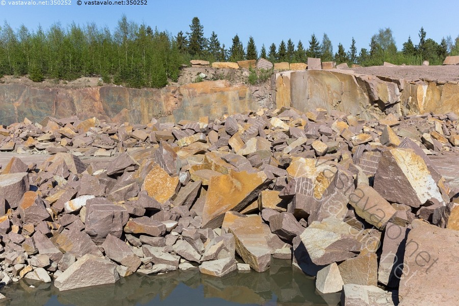 Kuva: Louhos 1 - kivilouhos louhos louhinta lohkare lohkareet ...