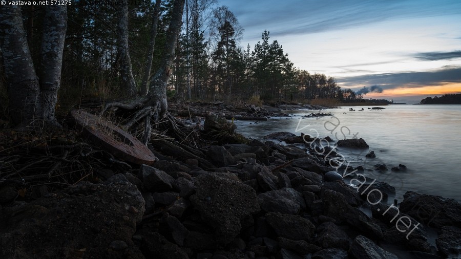 Kuva: Ranta - ranta merenranta meri vesi ilta metsä kivikko ...