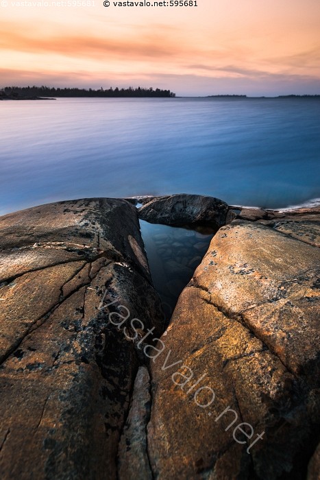 Kuva: Rantakallio - ranta kallio ilta auringonlasku meri vesi kivi ...