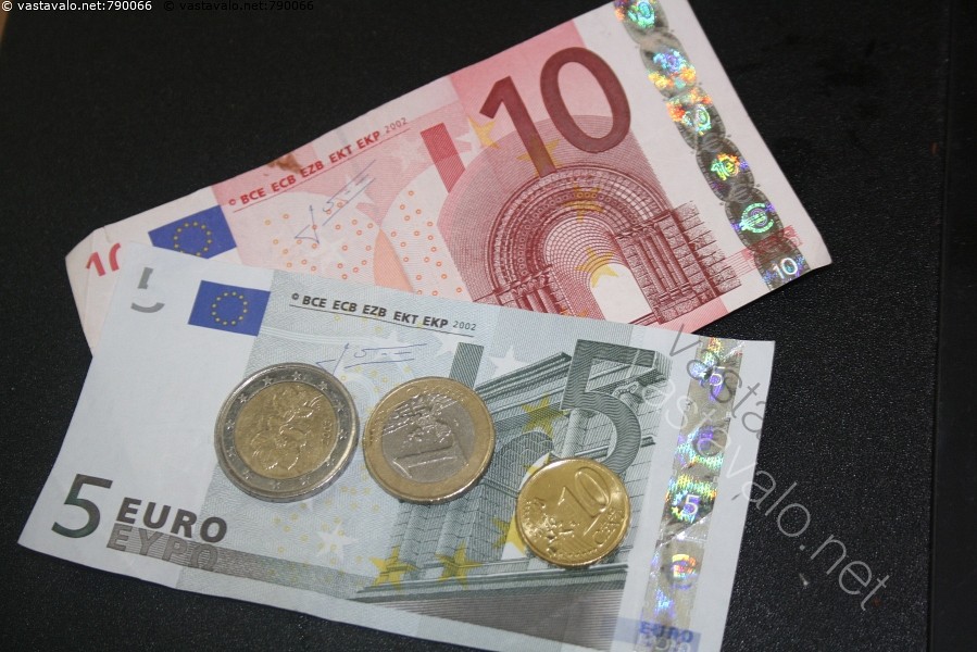 Kuva: Raha - euro viisi kymmenen seteli kolikko raha yksi kaksi Töölö ...