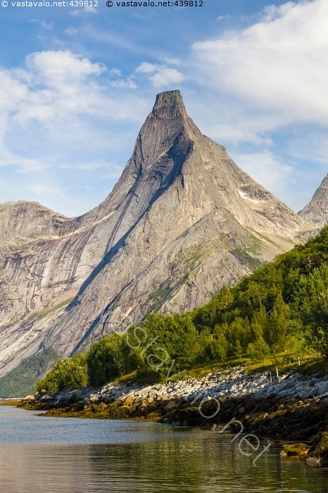 Kuva: Stetind - Stetind Stetinden Tysfjord huippu vuori vuono maisema ...