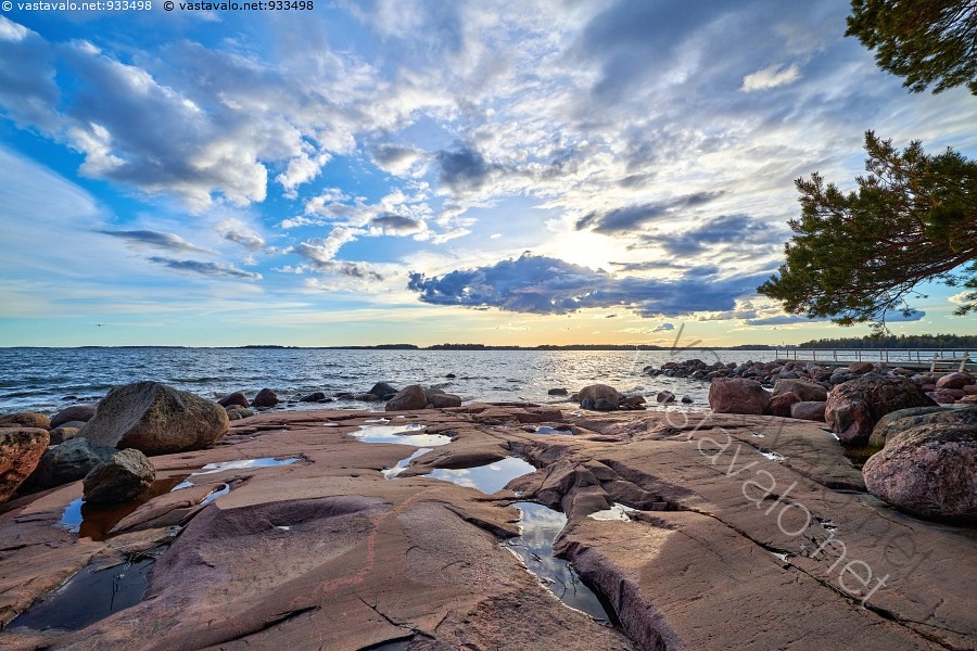 Kuva: Lauttasaaren ranta - meri ranta aalto Itämeri maisema merimaisema ...