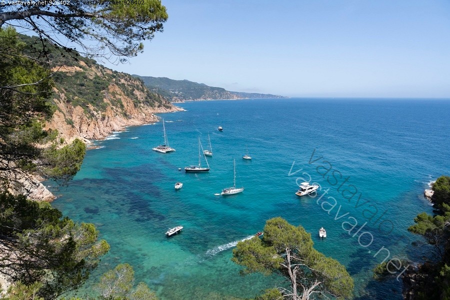 Kuva: Veneet vesillä - meri Baleaarienmeri Välimeri merivesi turkoosi ...