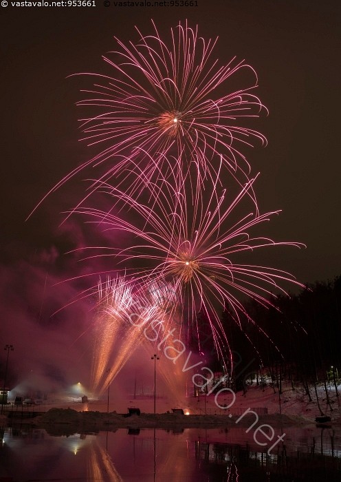 Kuva: Uudenvuoden ilotulitus - ilotulitus raketti raketit ...