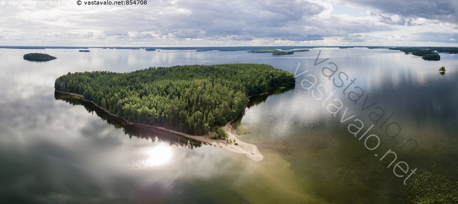 Kuva: Eevansaari - saari ilmakuva järvi tyyni maisema järvimaisema Eeva ...