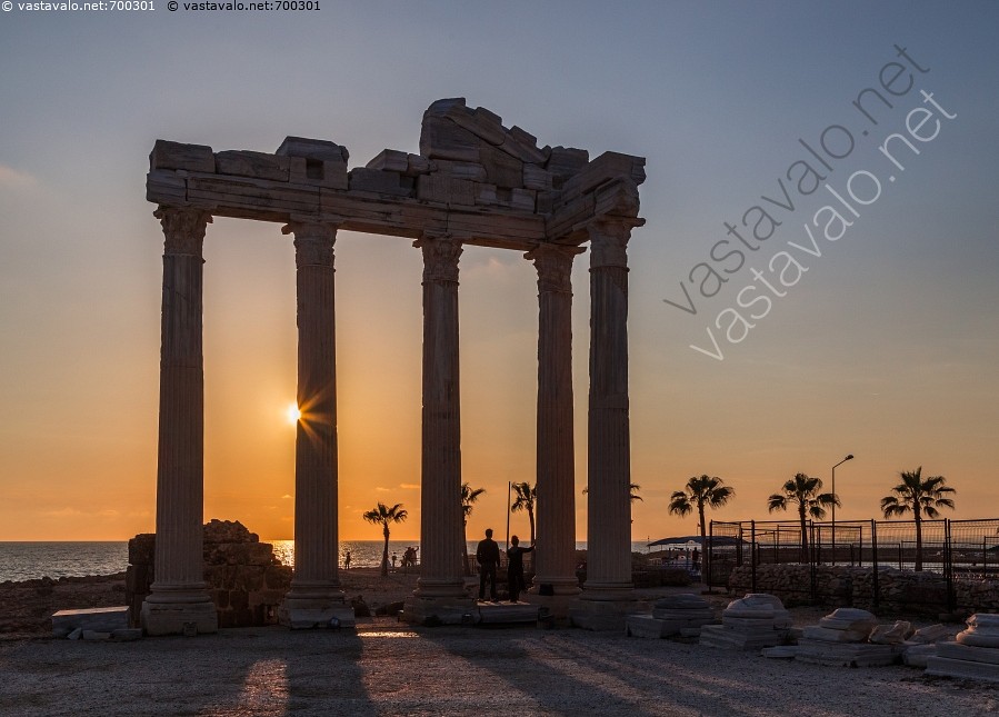 Kuva: Apollon temppeli - Apollon temppelin rauniot pylväikkö pylväät ...