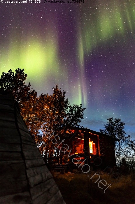 Kuva: Lapin taivaan alla - kämppä Lappi mökki revontulet maisema syksy ...