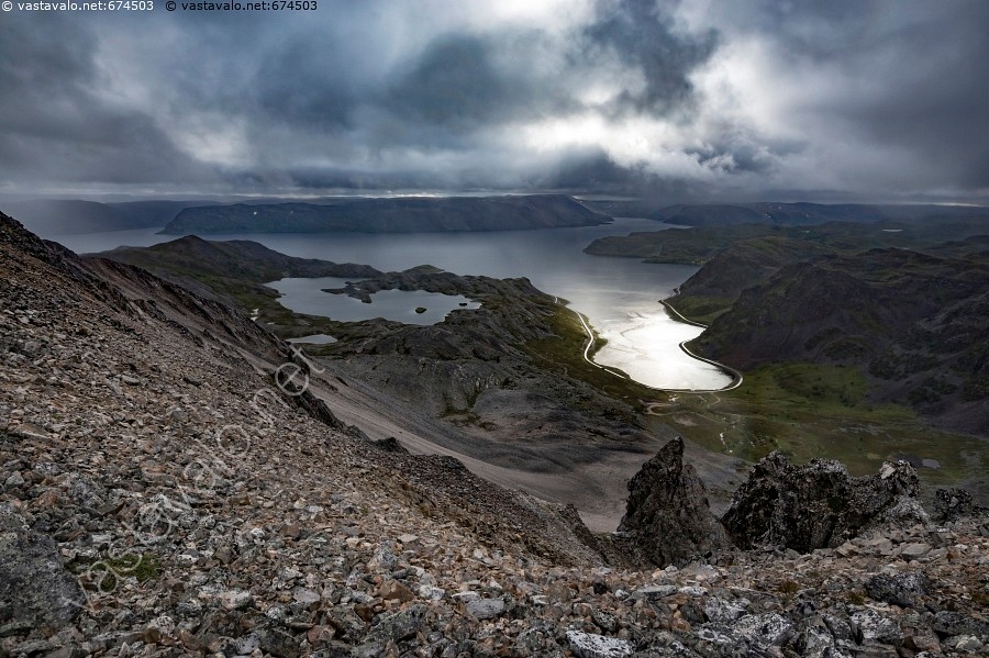 Kuva: Jäämeren sää vaihtuu nopeasti - vuono maisema taivas Norja korkea ...