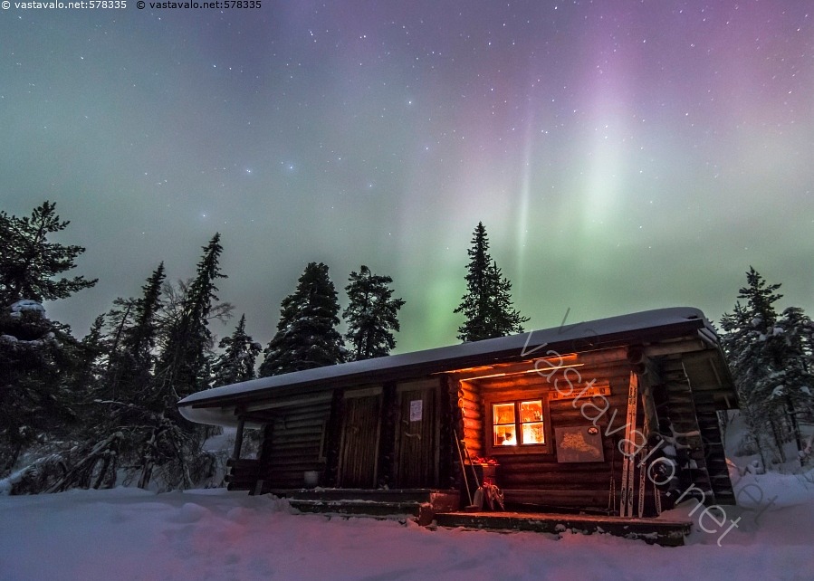 Kuva: Autiotupa revontuliyönä - revontulet revontuli Aurora borealis ...
