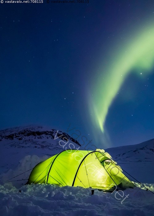 Kuva: Valoja tunturissa - teltta tunneliteltta telttailu vaellus ...