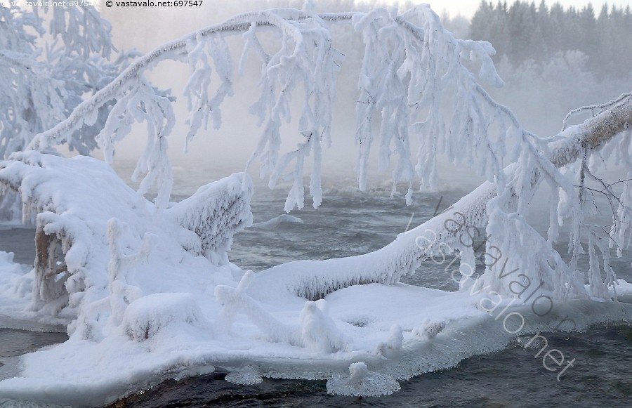 Kuva: Talven taipunut kauneus - talvimaisema koskimaisema talvi ...