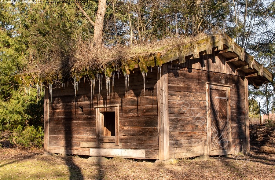 Kuva: Hirsinen rakennus Lepaalla - rakennus hirsirakennus hirsi tölli ...