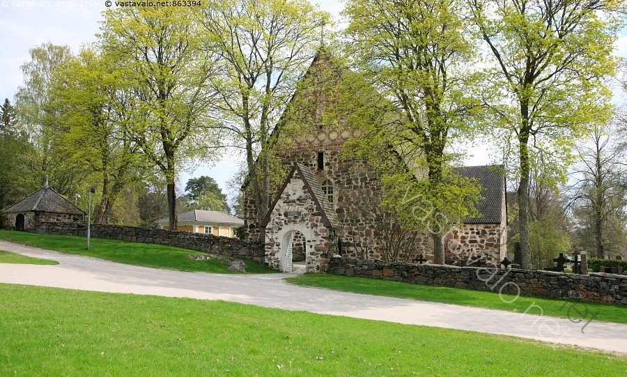 Kuva: Kirkko - kirkko portti muuri seinä puu vaahtera runko maantie ...