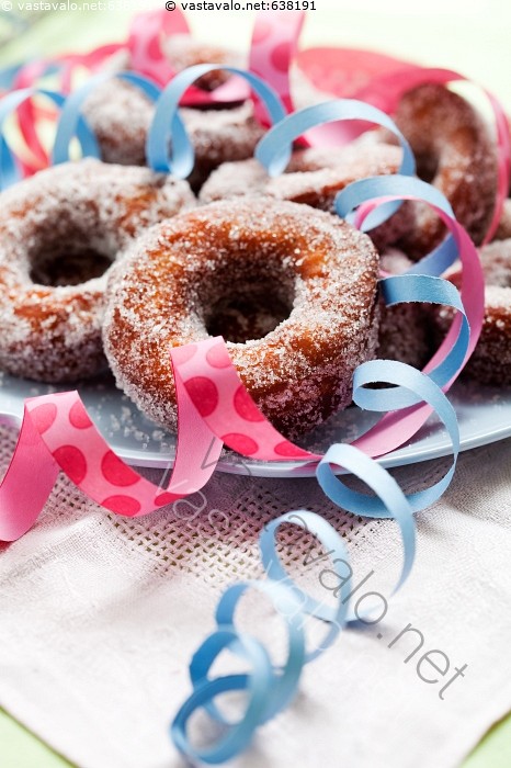 Kuva: Vappumunkit - vappu juhla työväenjuhla munkki munkit serpentiini ...