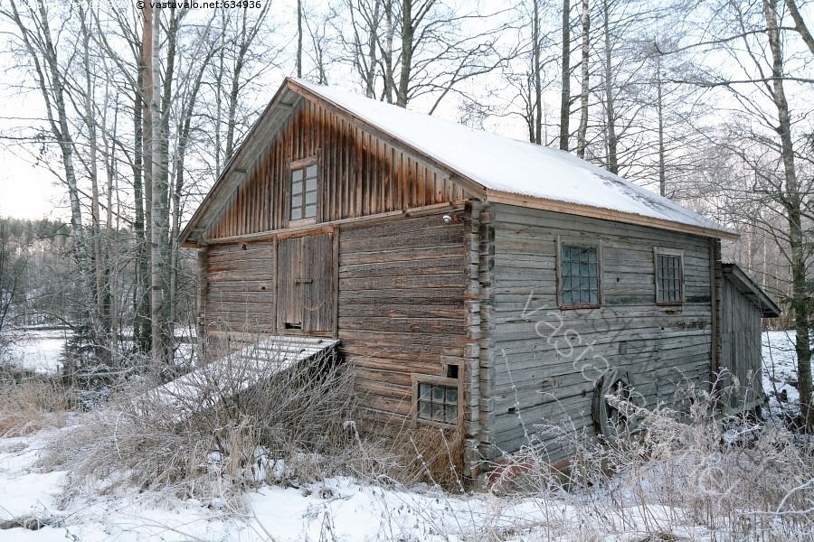 Kuva: Vihavuoden vanha mylly - talvi lumi jää rakennus hirsi ...