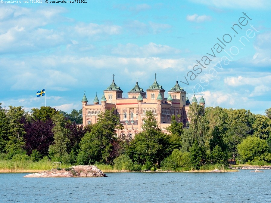 Kuva: Stora Sundby slott - linna kesä kesäpäivä heinäkuu vesi vesistö ...