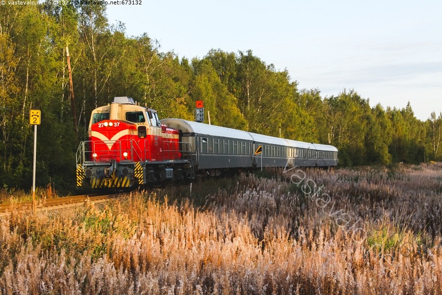 Kuva: Henkilöjuna - 2737 Dv12 Teräs VR Vaasa diesel dieselveturi juna ...
