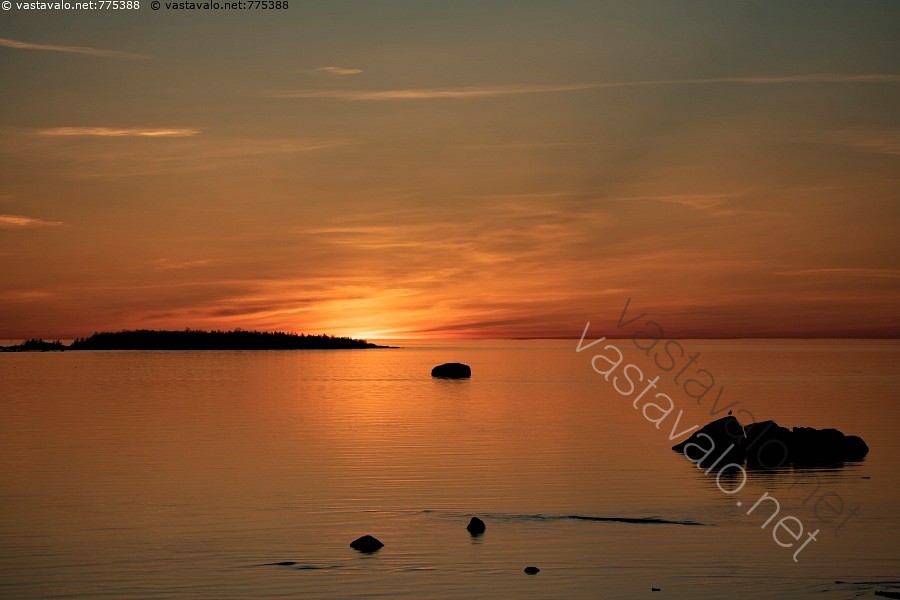 Kuva: Aurinko laskee - auringonlasku aurinko värikäs taivas vesi meri ...